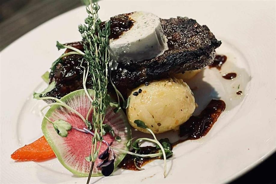 Memories Dining & Bar | Tourism Saskatchewan